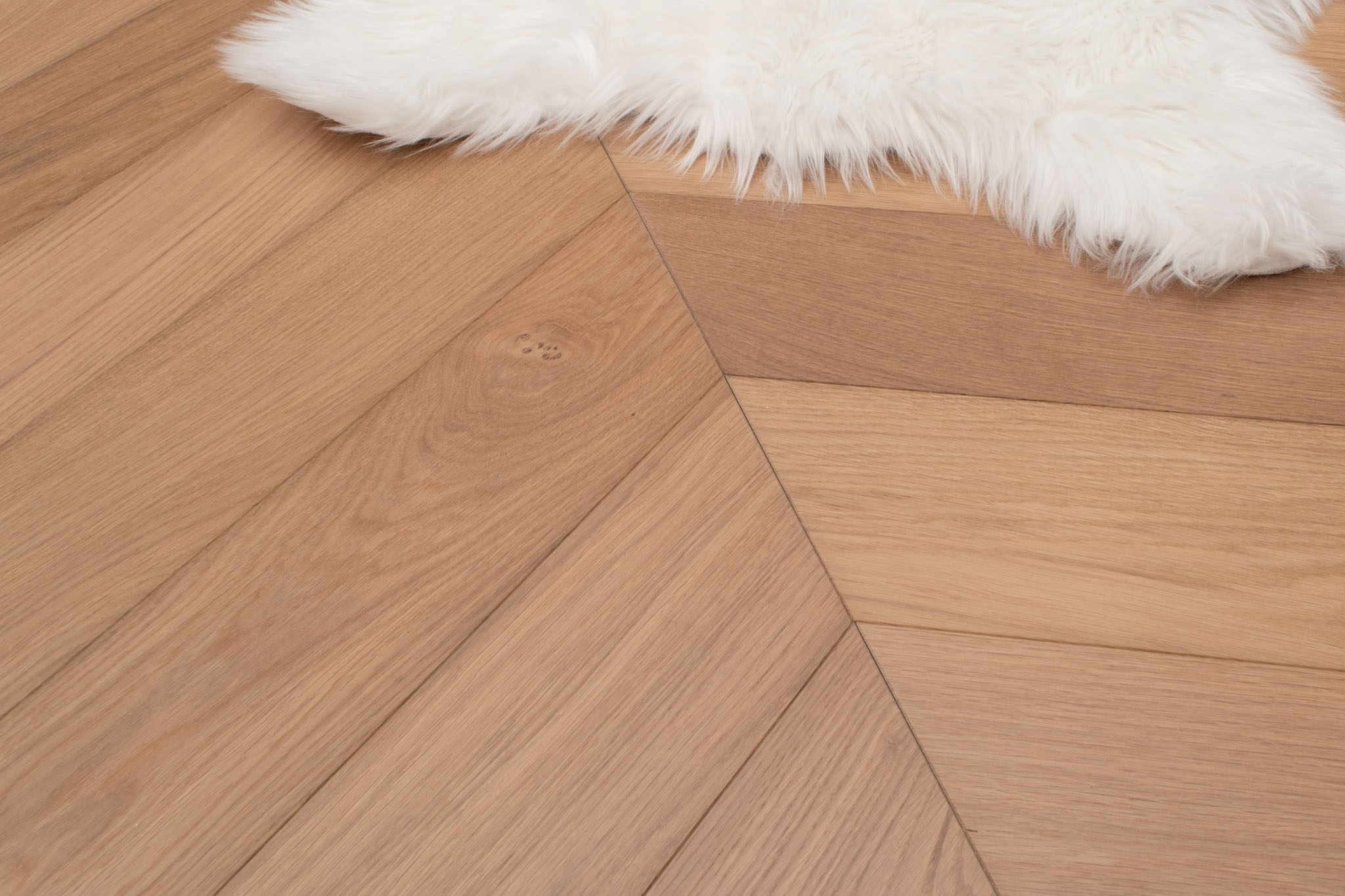 Chevron kalanruotoparketti Natural - Lapua Floors